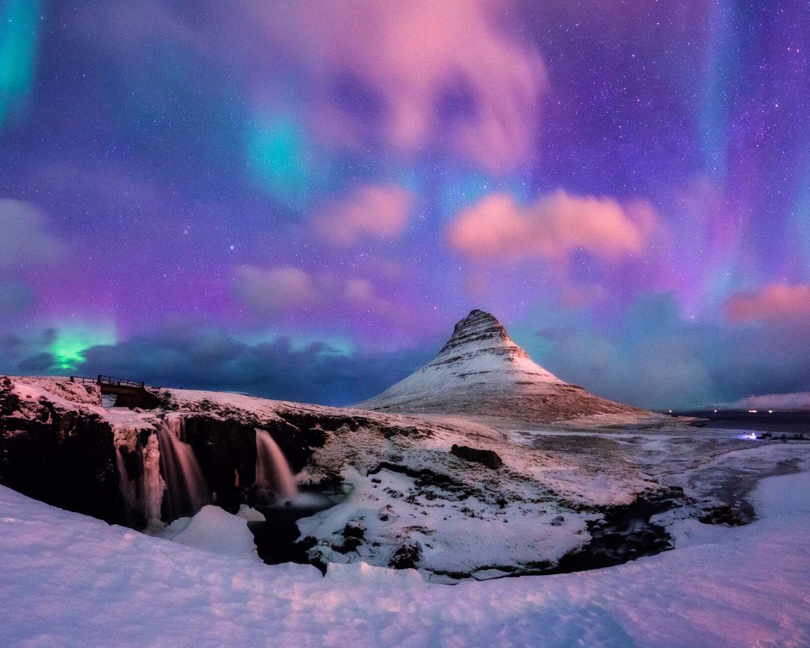Vive el espectáculo de las auroras boreales en Islandia | KAYAK
